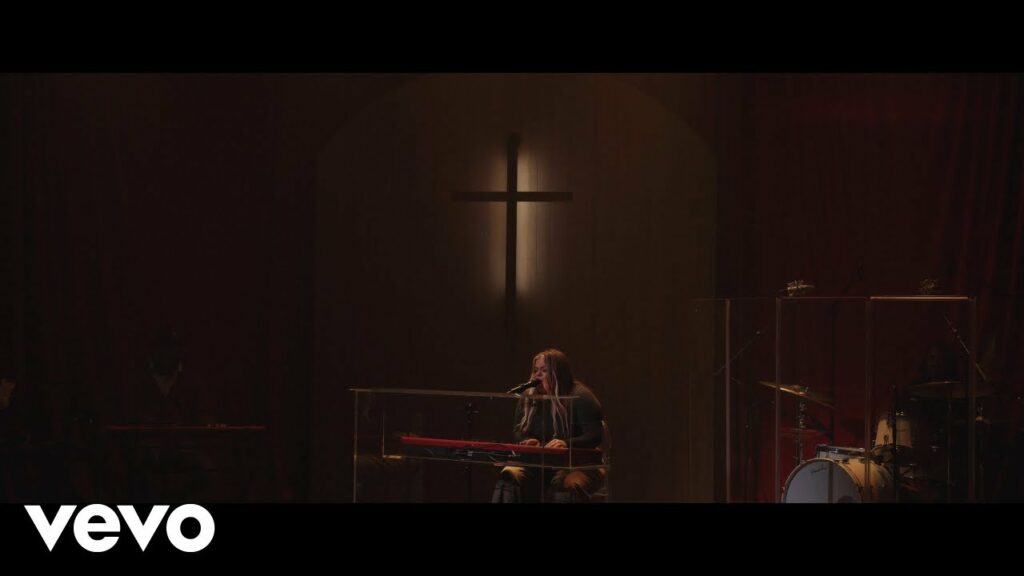 Anna Golden | MelodicWorship.com